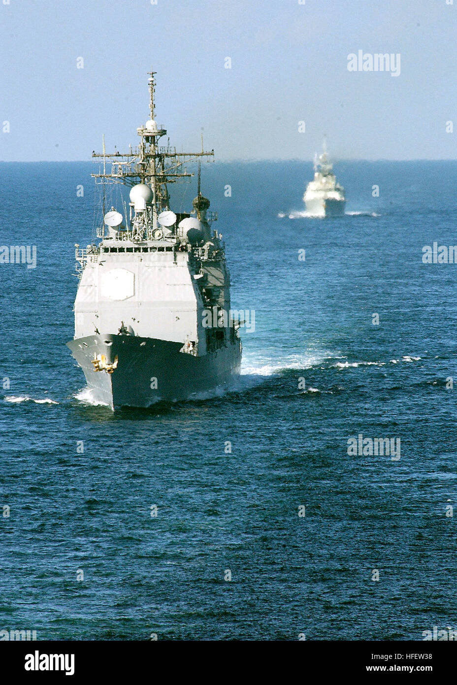Canadian frigate hmcs toronto ffh 333 High Resolution Stock Photography ...