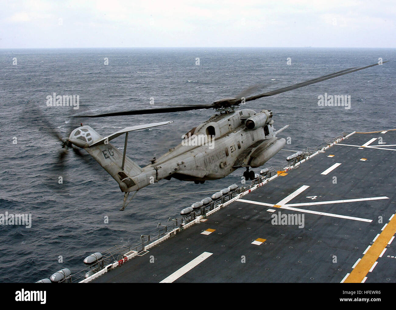 Amphibious assault ship uss saipan lha 2 hi-res stock photography and ...