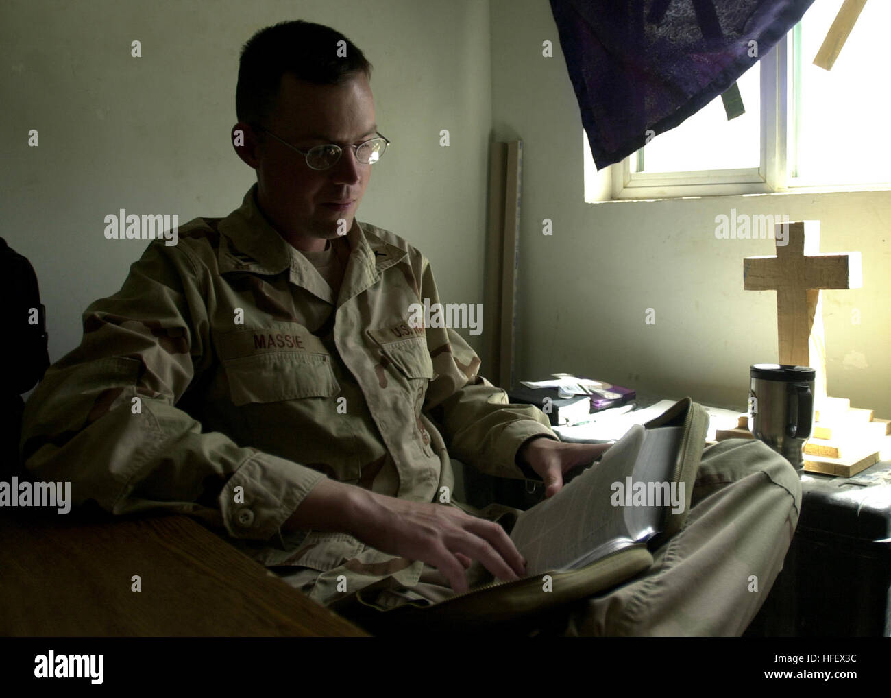 040327-N-1261P-058 Fallujah, Iraq (Mar. 27, 2004) Ð Navy Chaplain, Lt ...