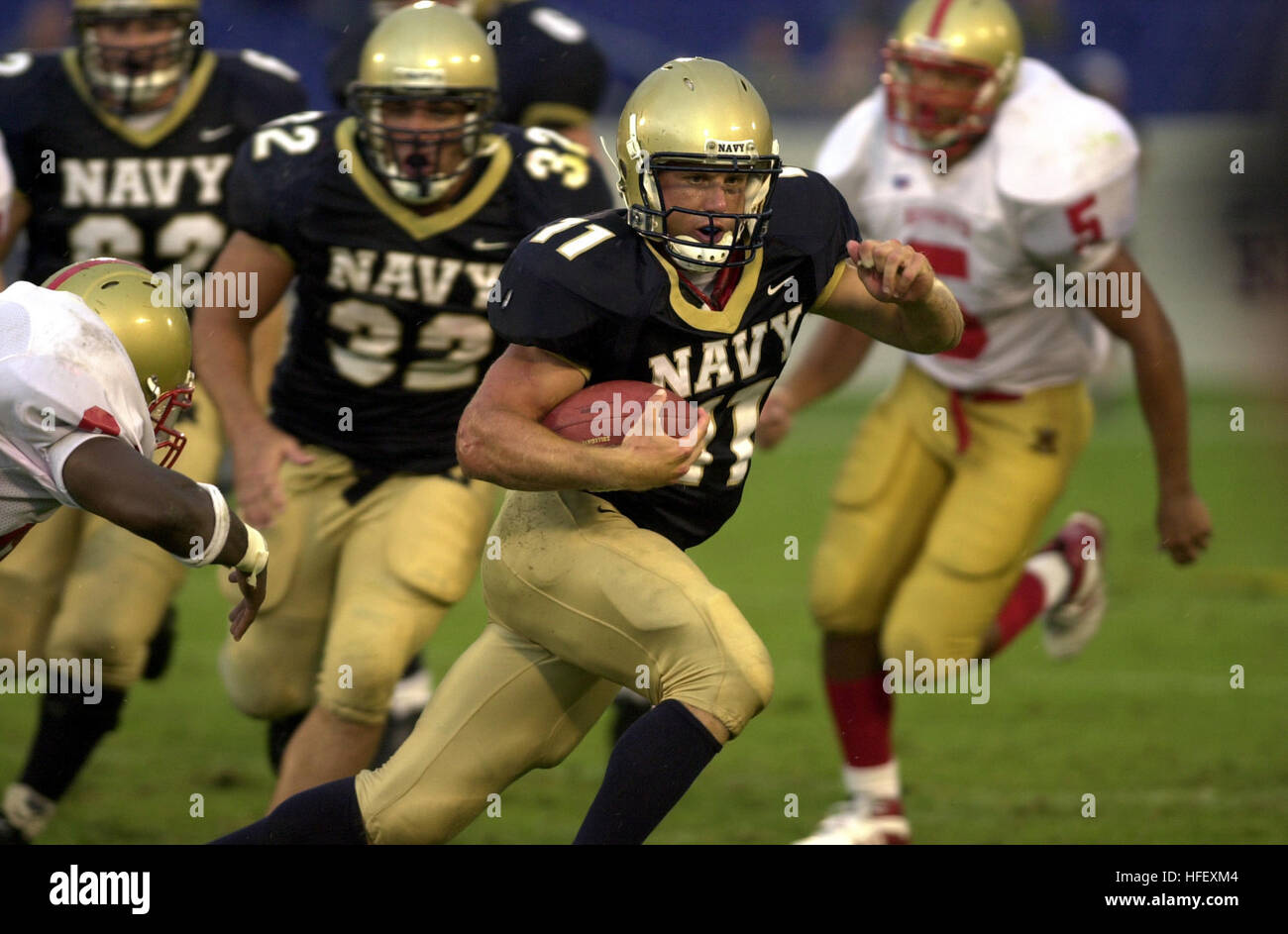 030830-N-6157F-004 Annapolis, Md. (Aug 30, 2003) -- Senior quarterback ...