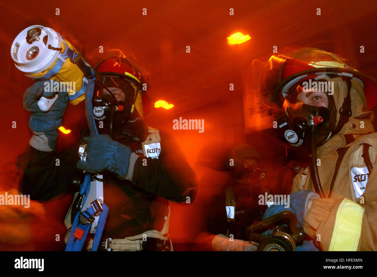 Naval firefighting thermal imager nfti hi-res stock photography and ...