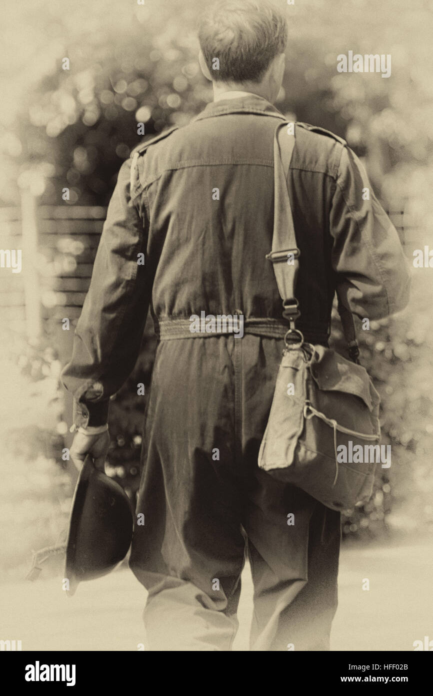 ww2 Arp man with gas mask bag and tin helmet Stock Photo - Alamy