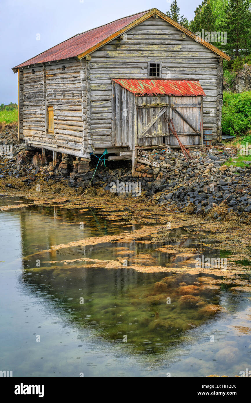 Old boatshed hi-res stock photography and images - Alamy
