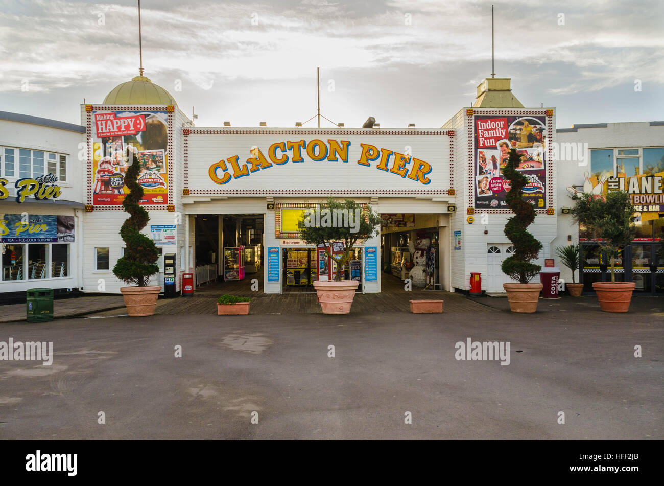 Seasisde resort hi-res stock photography and images - Alamy