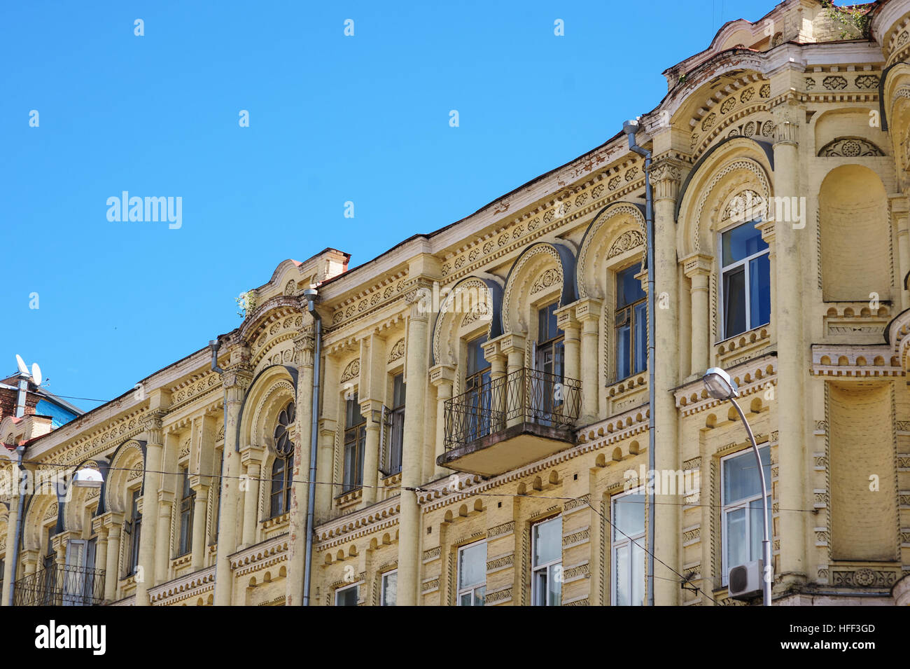 Old multi story building hi-res stock photography and images - Alamy