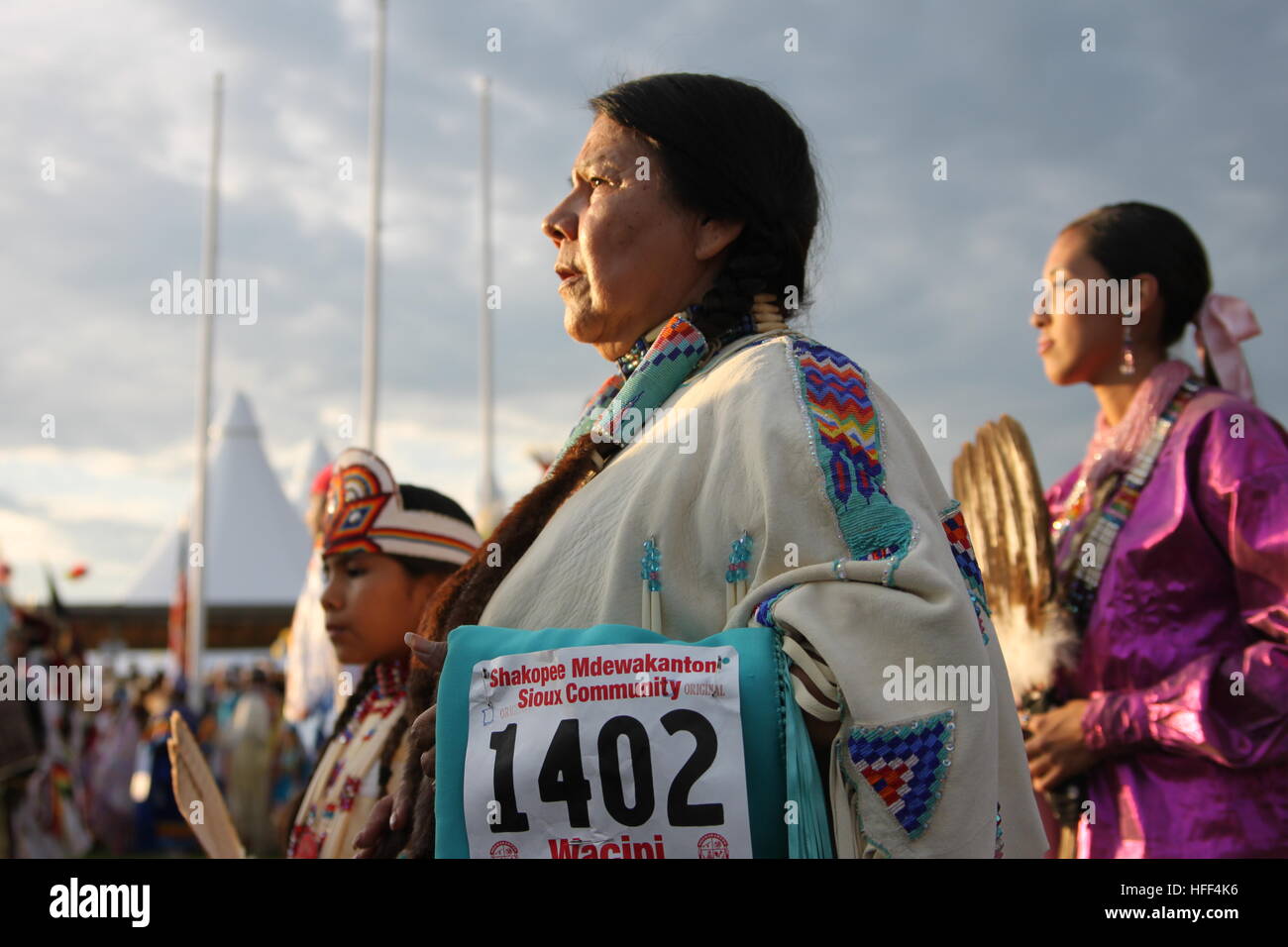 Sioux portrait traditionnel hi-res stock photography and images - Alamy