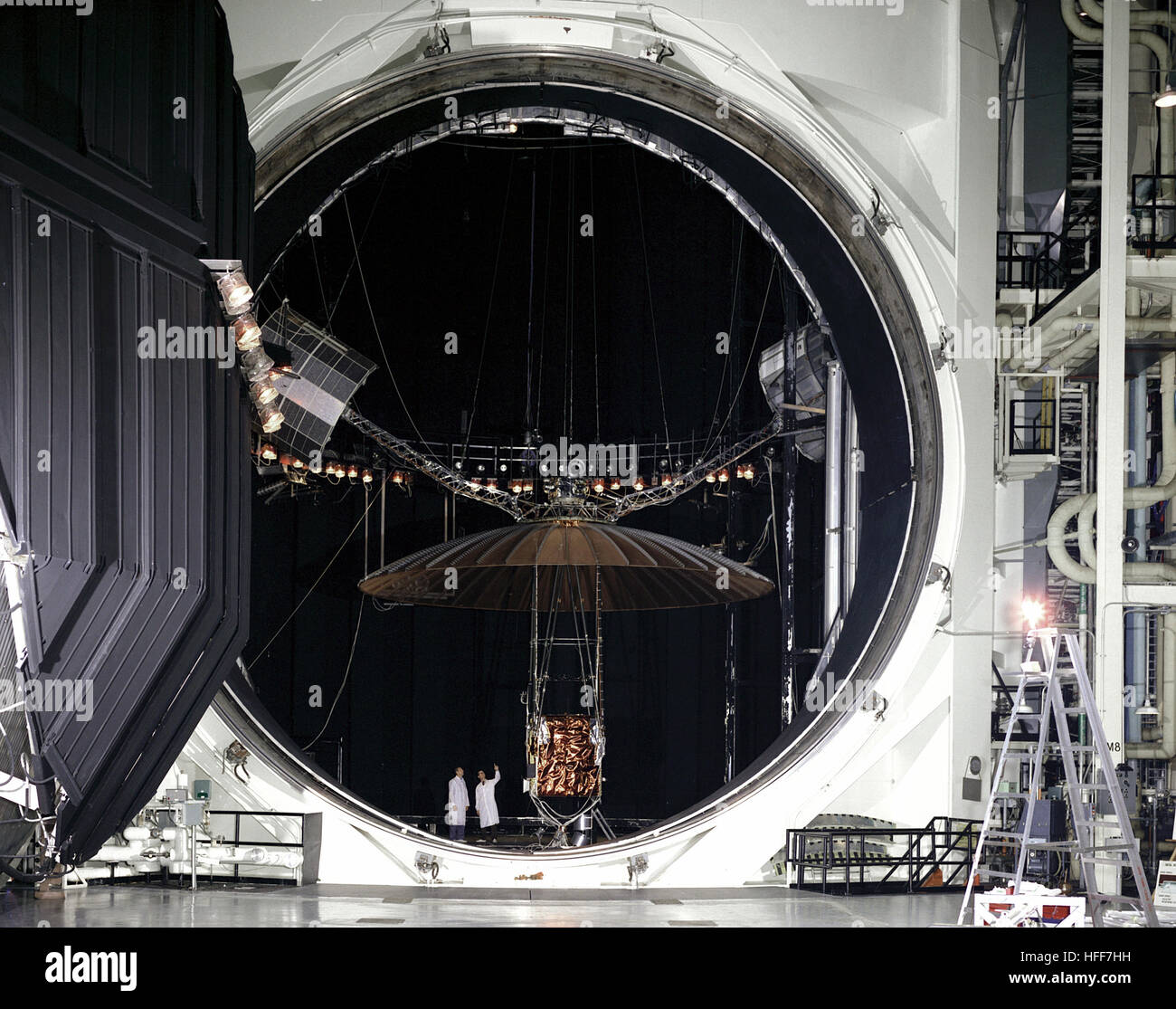 Satellite testing hi-res stock photography and images - Alamy