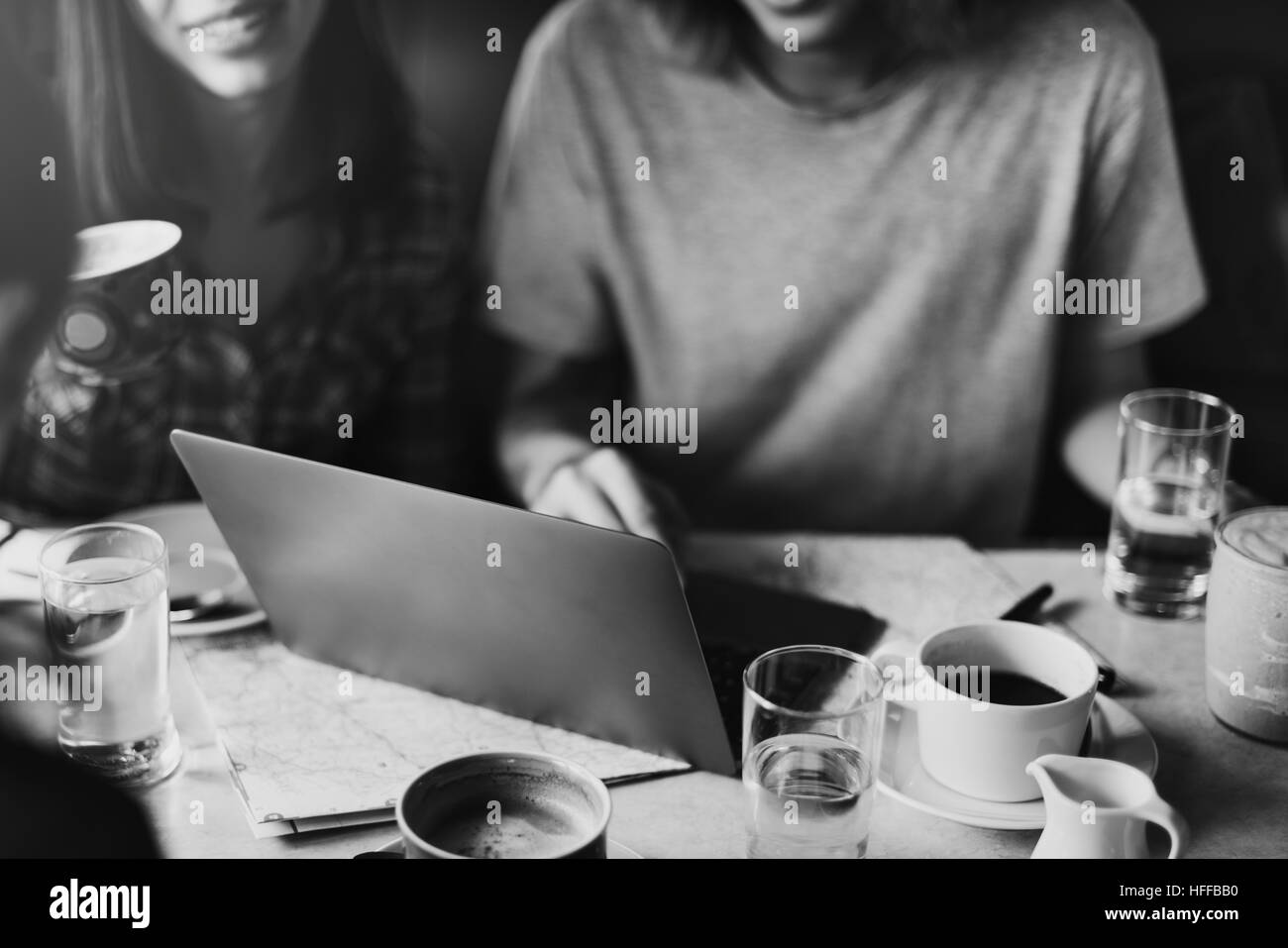 Cafe people eating drinking Black and White Stock Photos & Images - Alamy