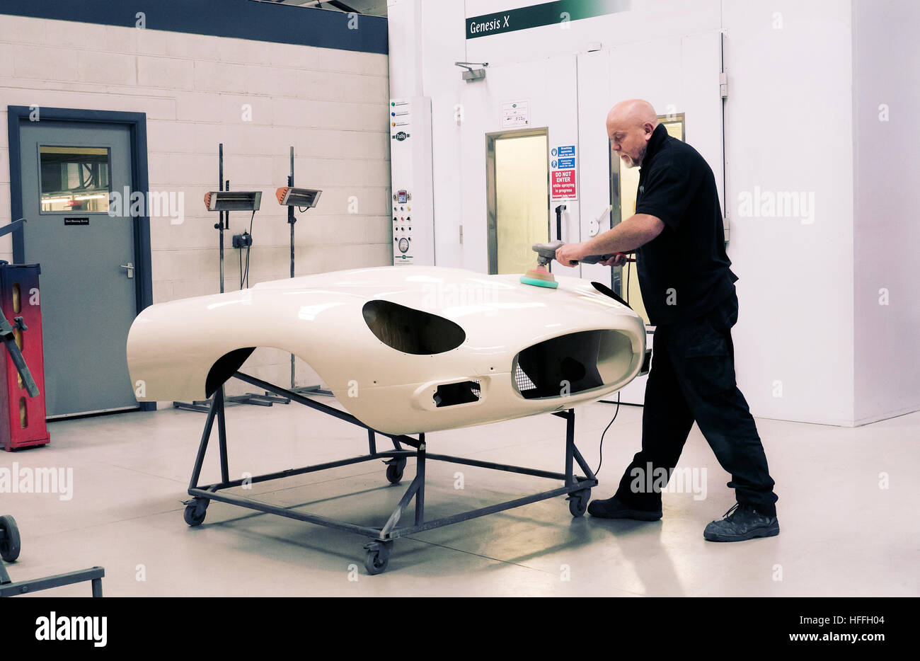 Classic car restoration hi-res stock photography and images - Alamy