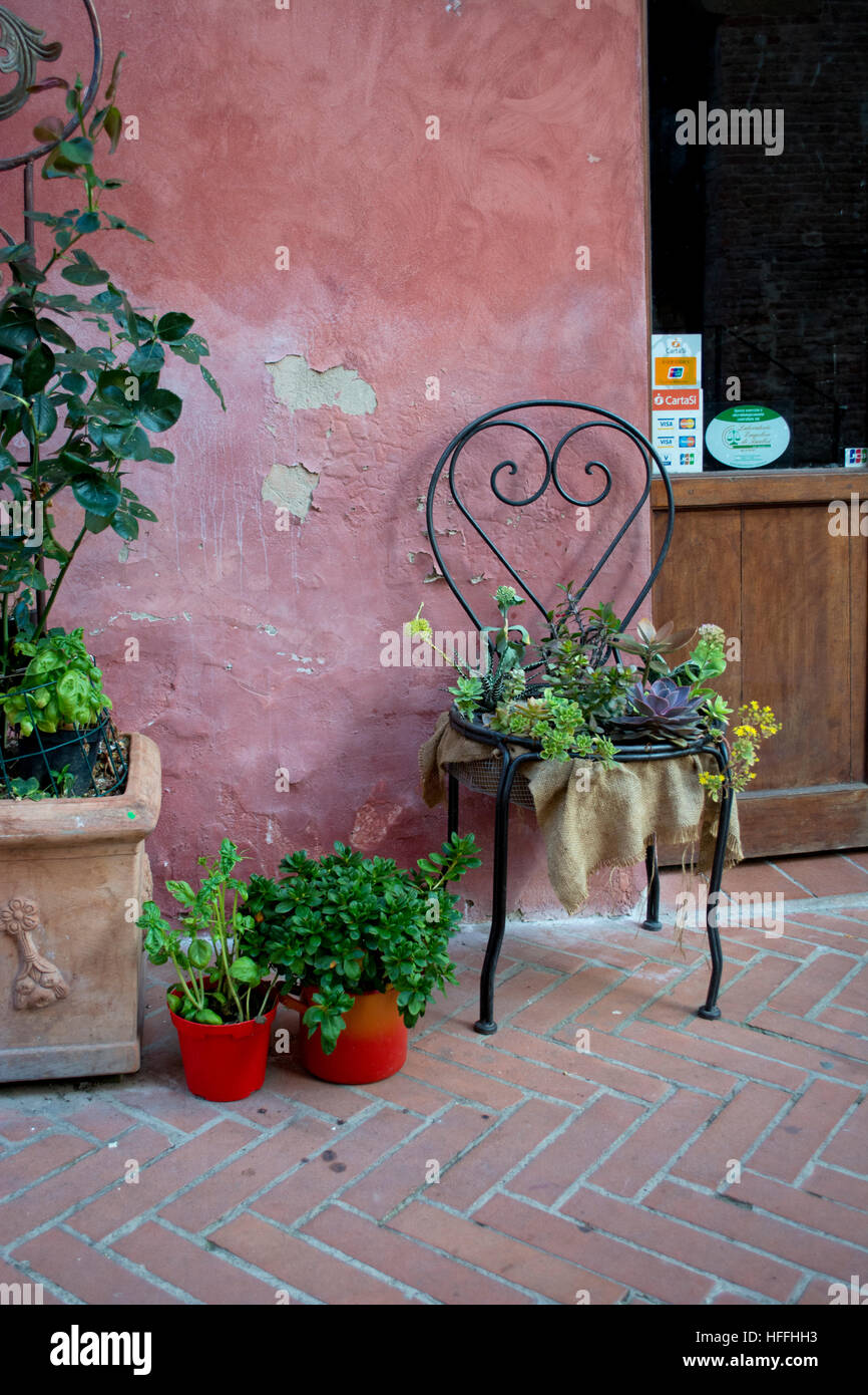 quaint tuscan village local shop Stock Photo - Alamy
