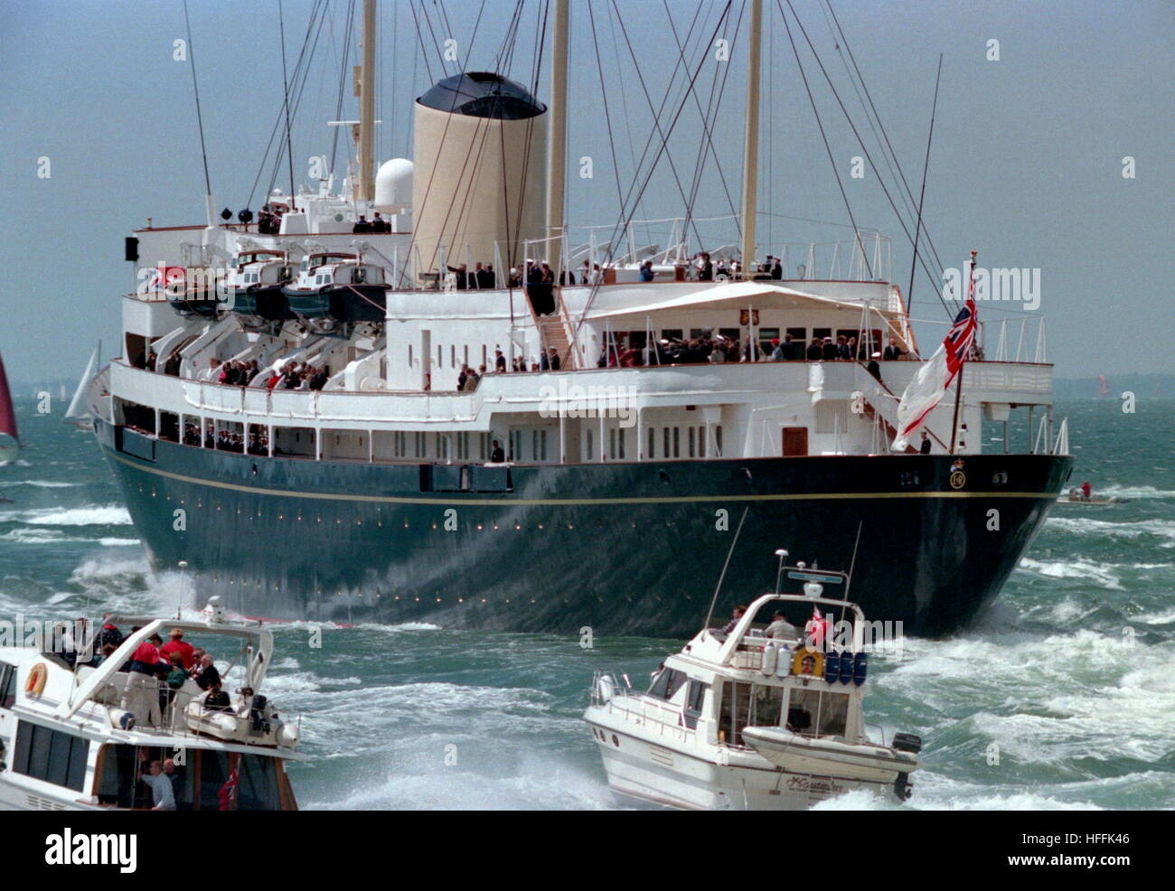 AJAXNETPHOTO. 5TH JUNE, 1994. SPITHEAD, ENGLAND. - QUEEN REVIEWS D-DAY ...