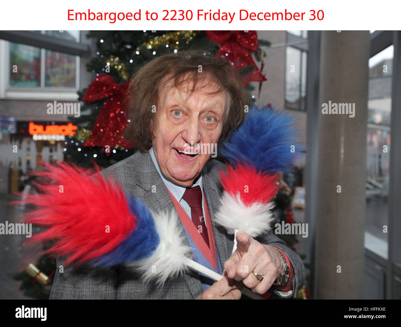 Ken dodd in liverpool after hi-res stock photography and images - Alamy