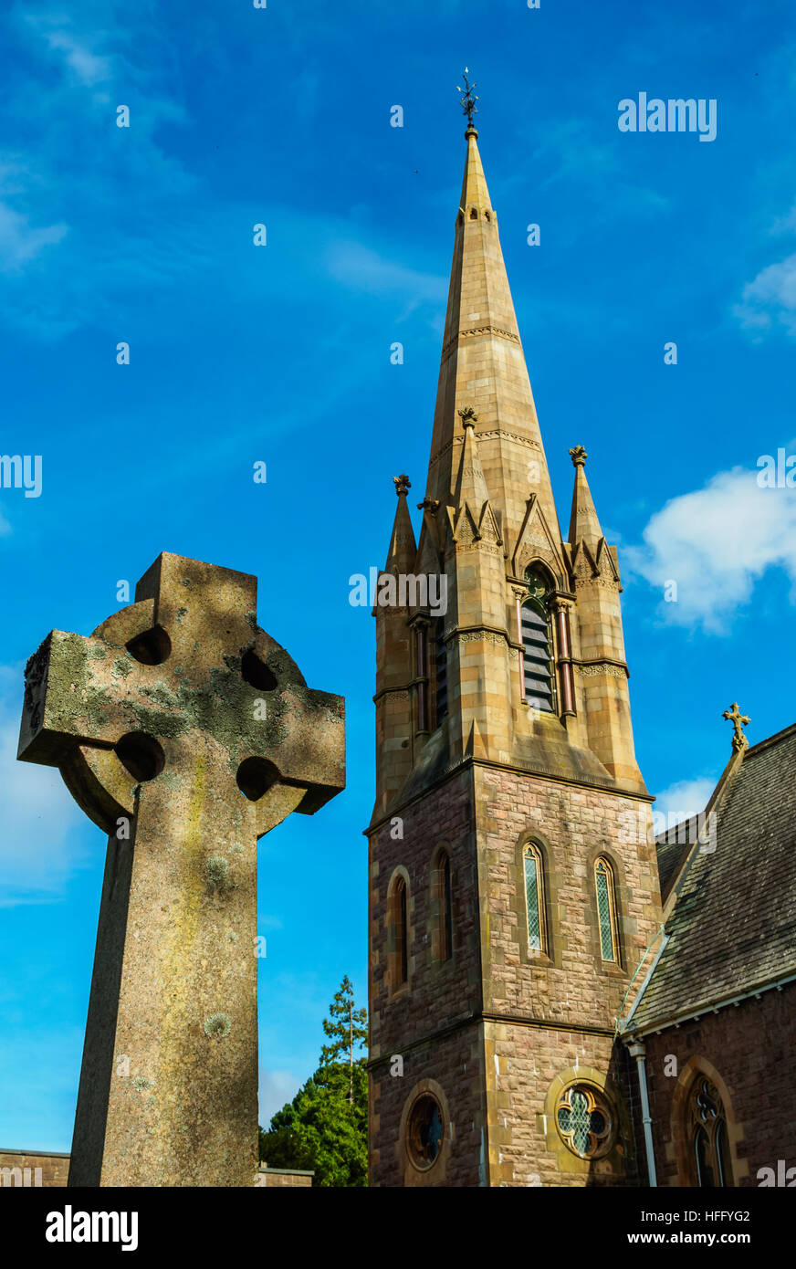 Saint andrews church hi-res stock photography and images - Alamy