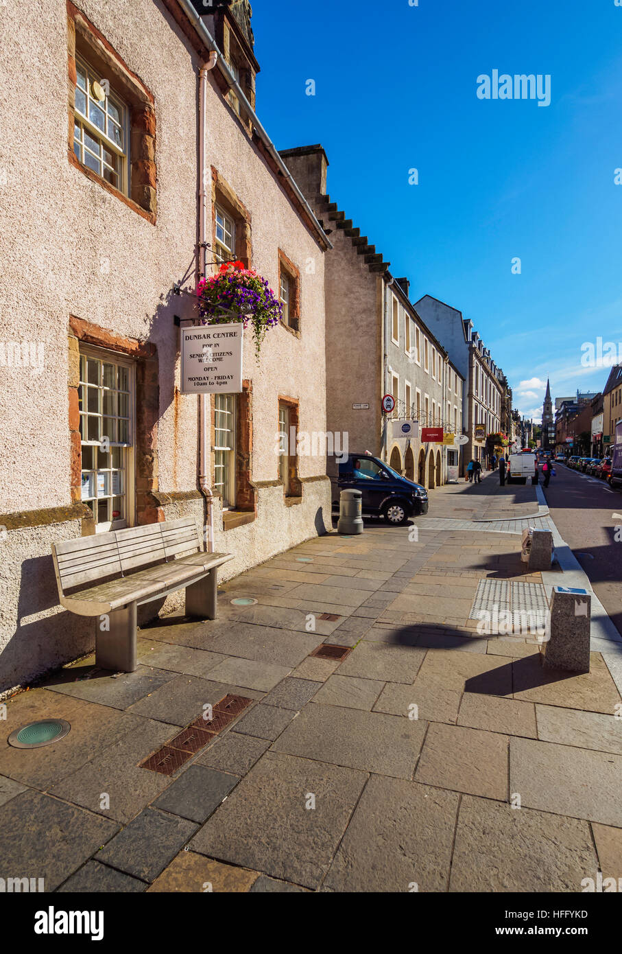 Street view church hi-res stock photography and images - Alamy