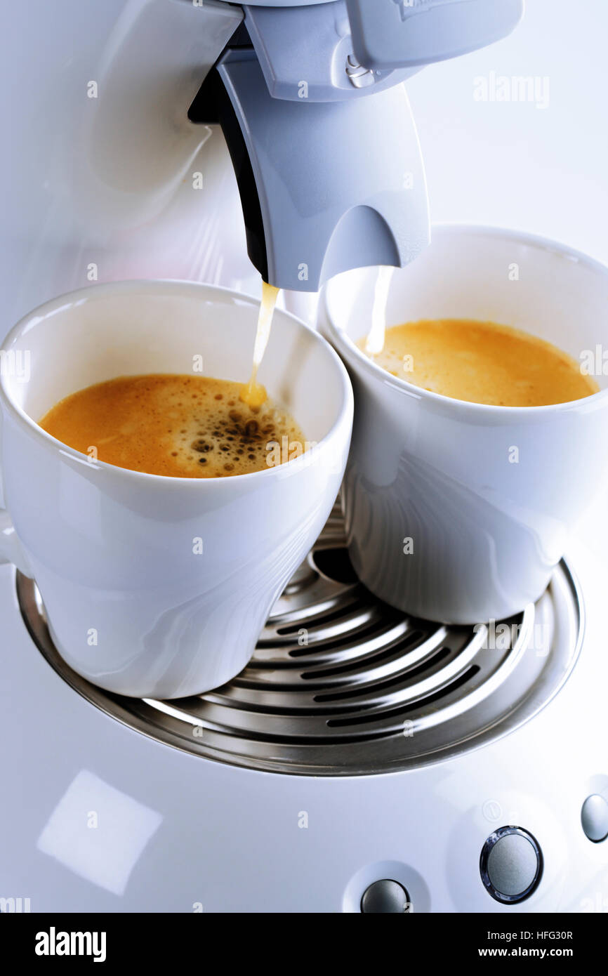 Fills Filling Cup Cups High Resolution Stock Photography and Images - Alamy