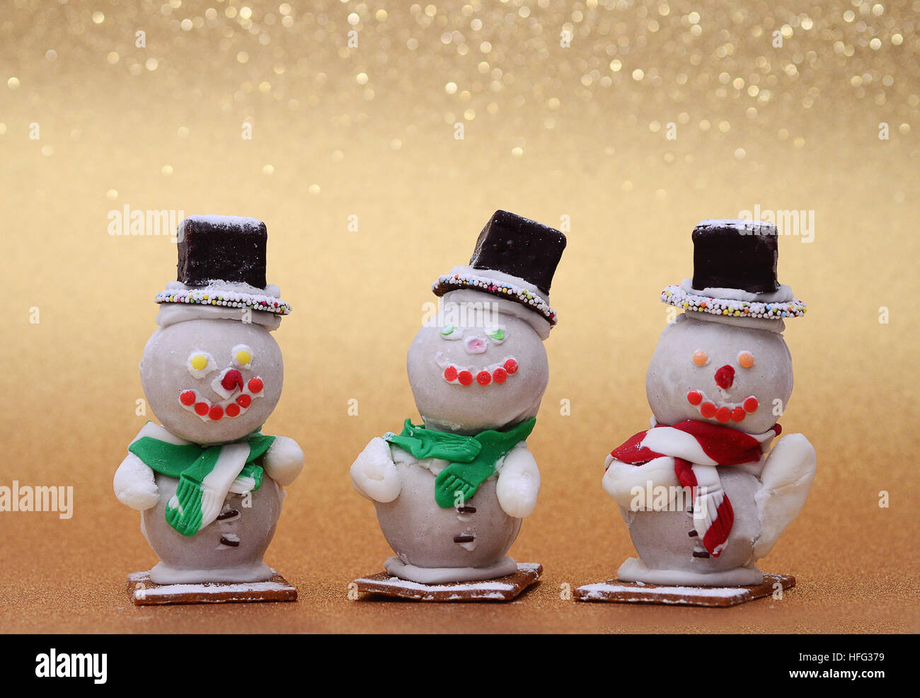 Cute gingerbread men hi-res stock photography and images - Alamy