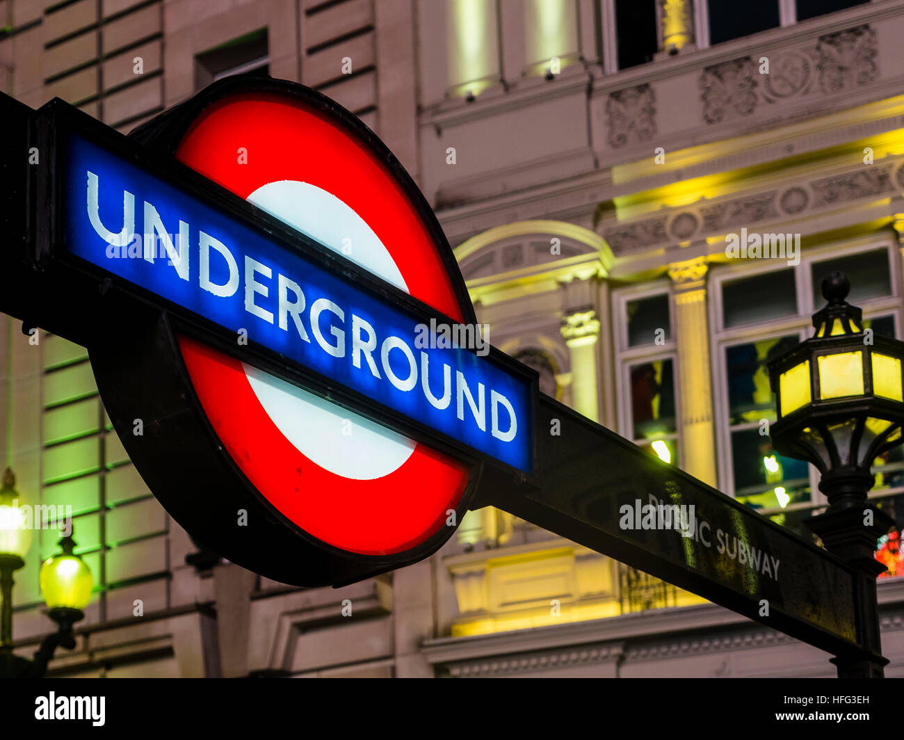 Piccadilly circus underground sign hi-res stock photography and images ...