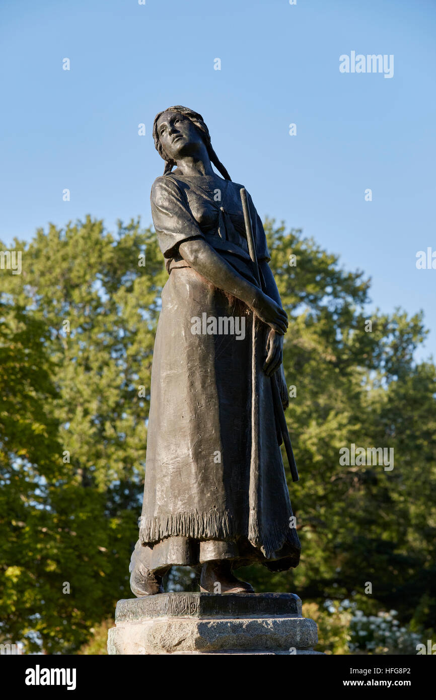 Evangeline statue, Grand Pre, Annapolis Valley, Nova Scotia, Canada ...