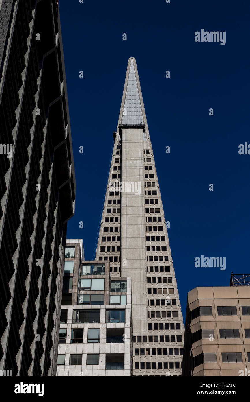 Pyramid american hi-res stock photography and images - Alamy