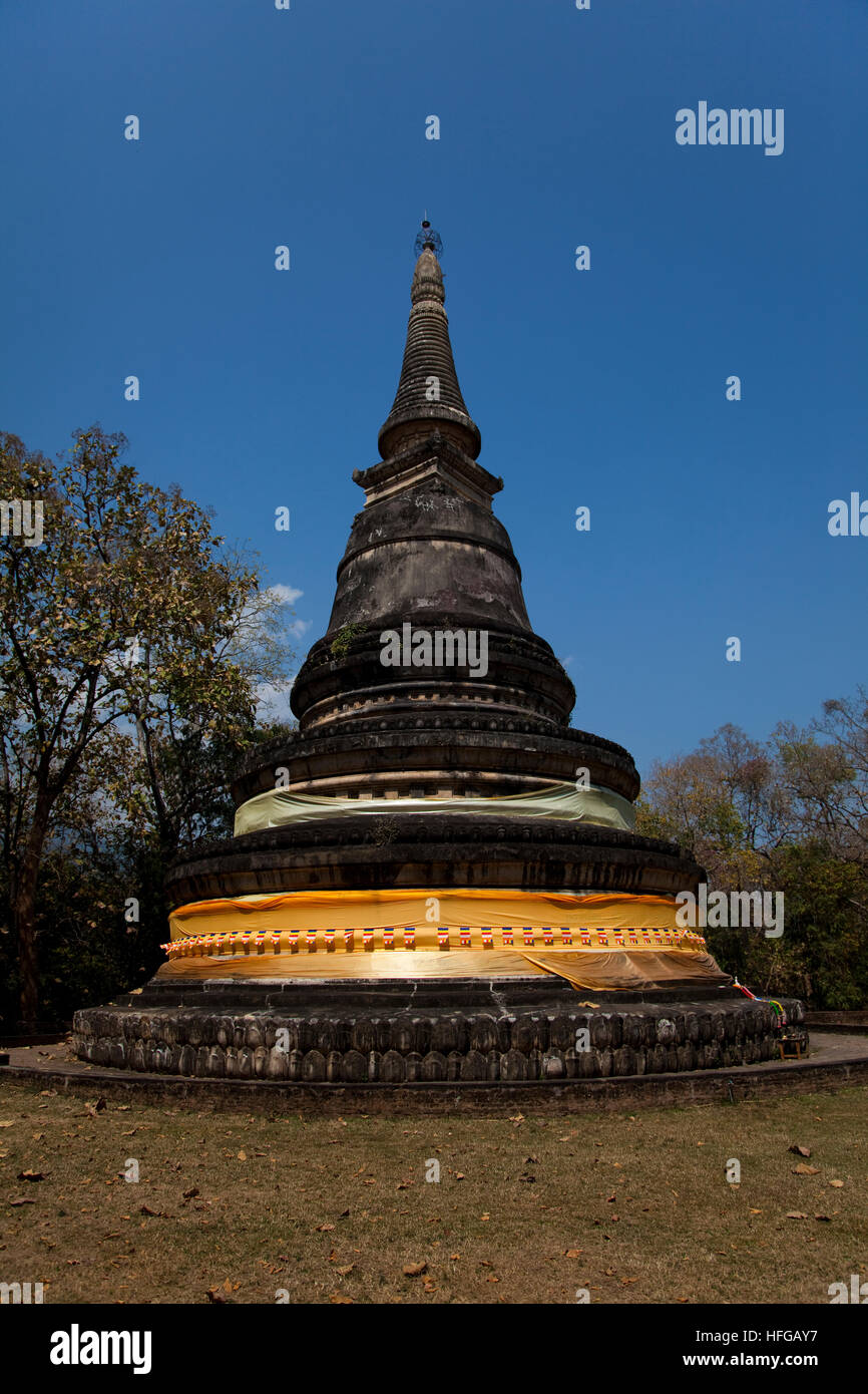 Thai Temple and Stupa Stock Photo - Alamy