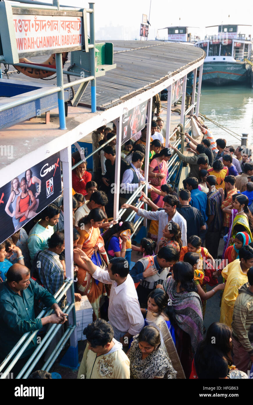 India west bengal kolkata ferry hi-res stock photography and images - Alamy
