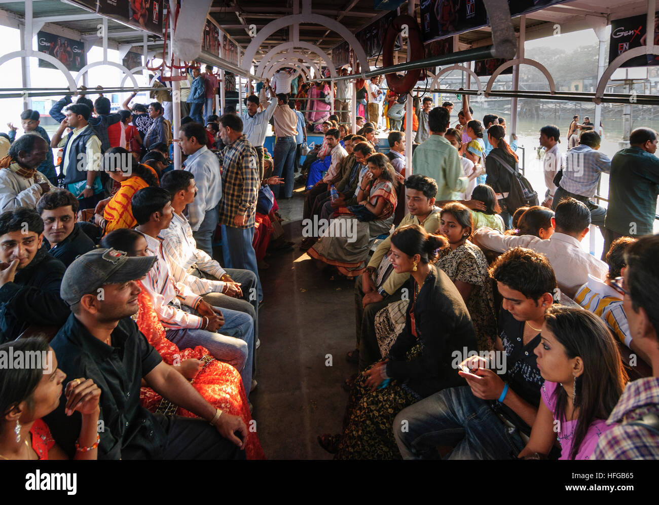 India west bengal kolkata ferry hi-res stock photography and images - Alamy