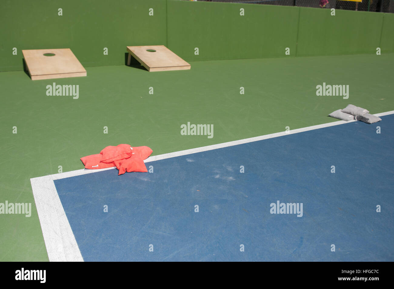 Bean bag toss hi-res stock photography and images - Alamy