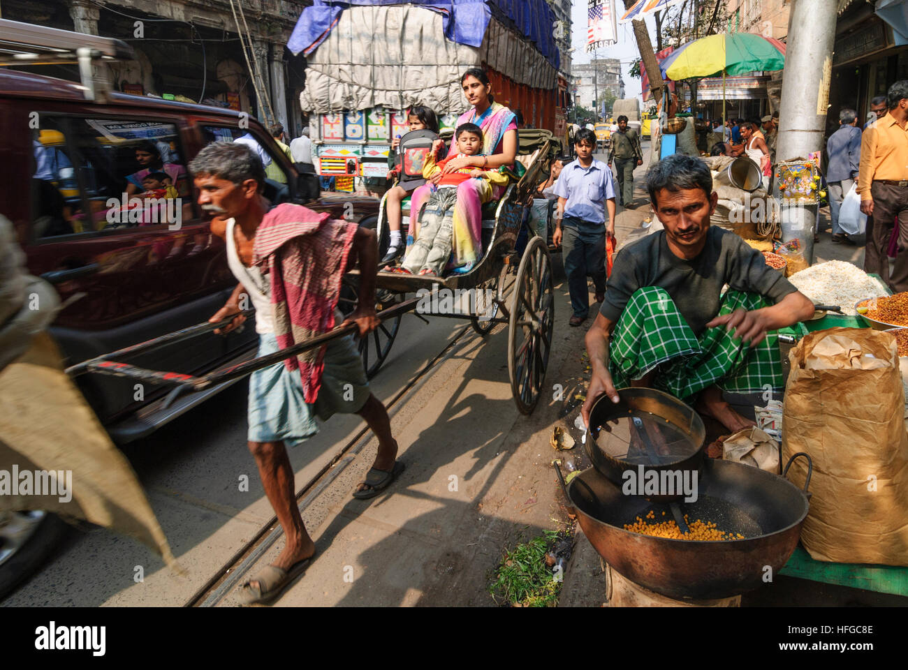 Rickshaw of kolkata hi-res stock photography and images - Alamy
