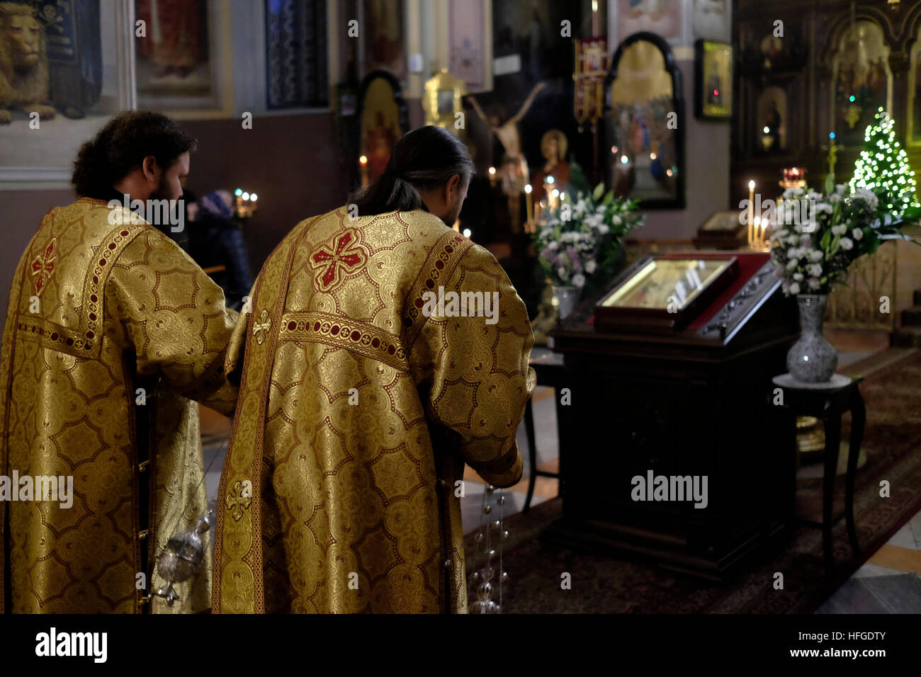Priest russian orthodox church hi-res stock photography and images - Alamy