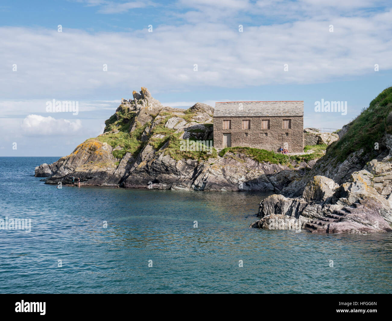 The Net Loft at Polperro on the south coast of Cornwall Stock Photo - Alamy