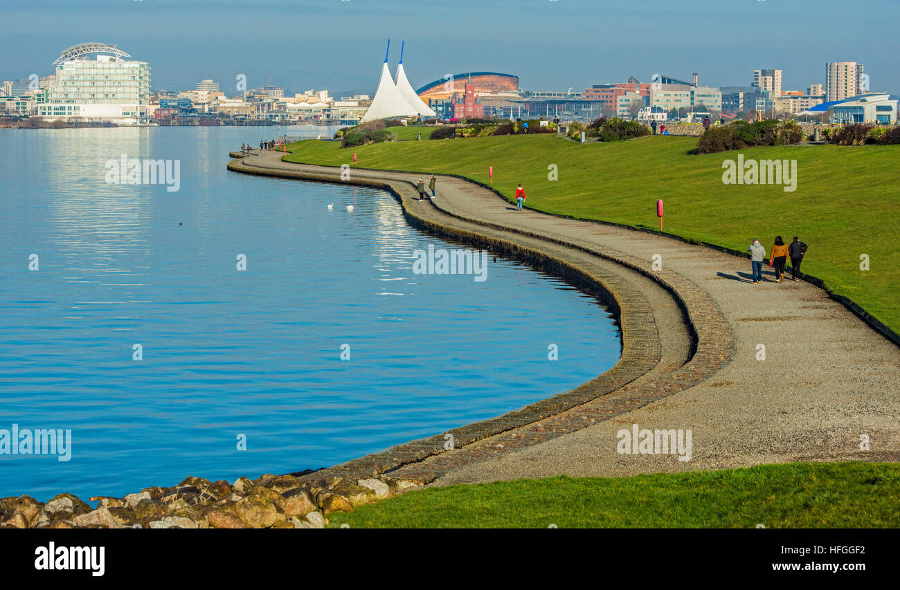 Cardiff Bay Barrage and walkway on a sunny winter day, showing the ...