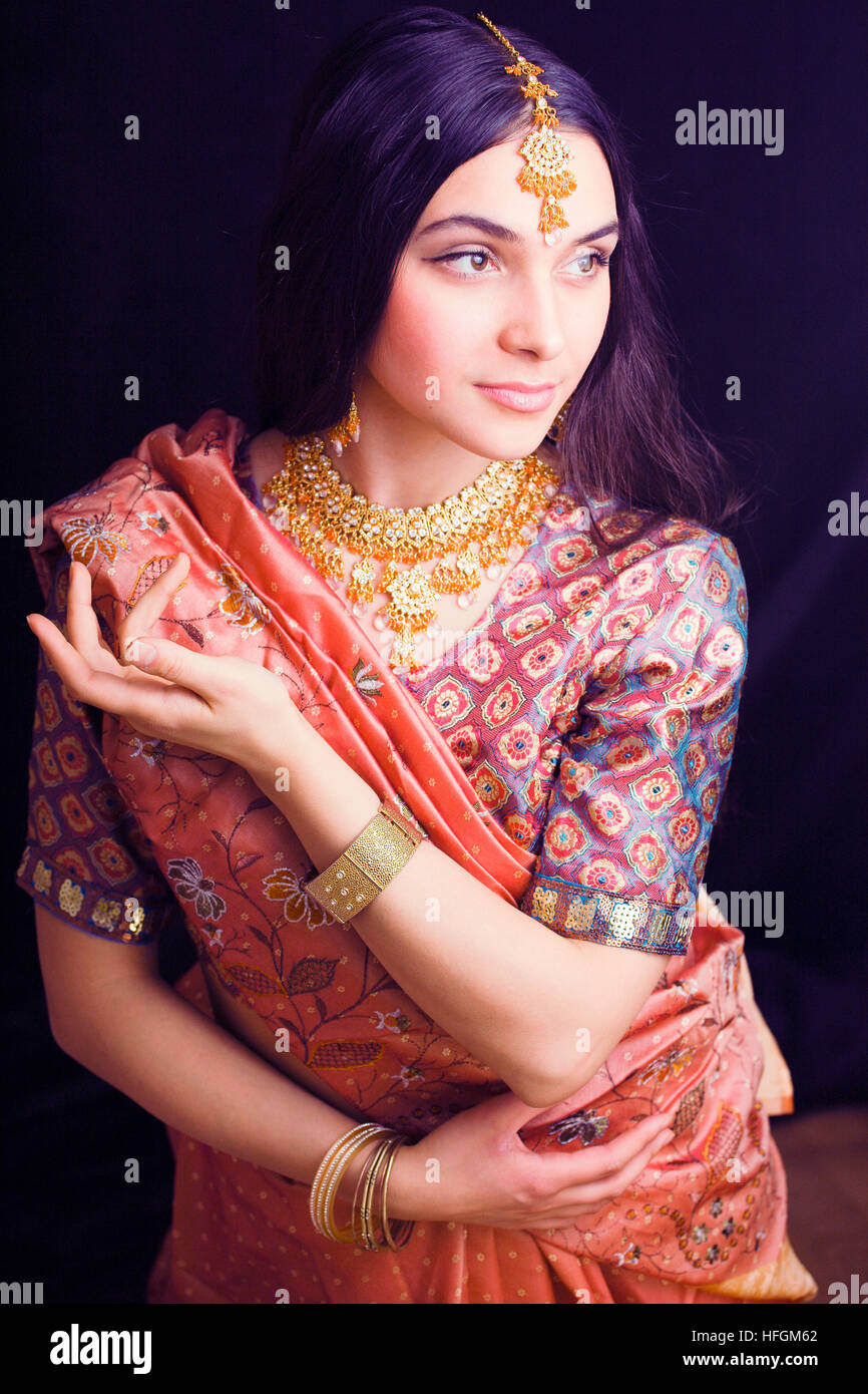 beauty sweet real indian girl in sari smiling Stock Photo - Alamy