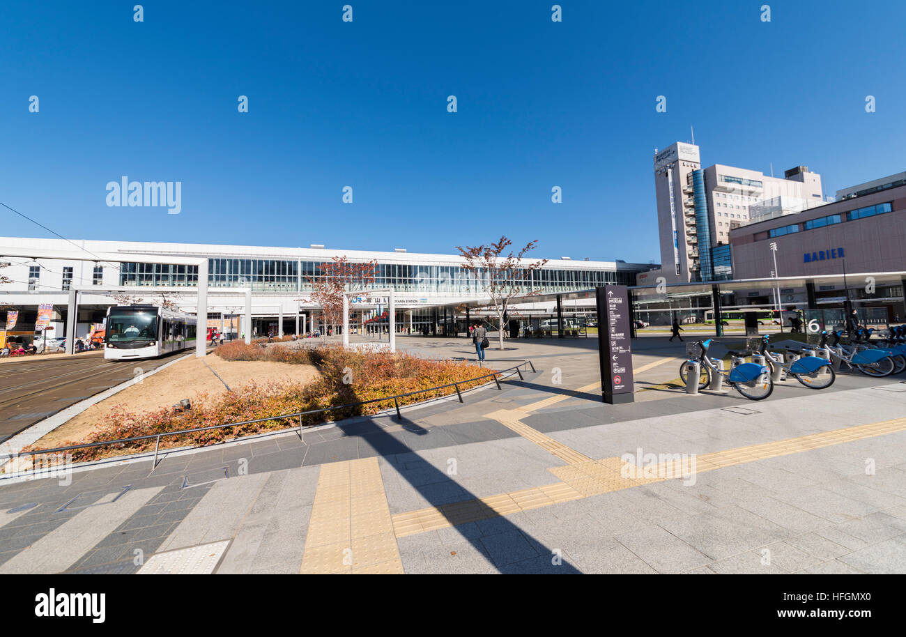 Toyama train hi-res stock photography and images - Alamy