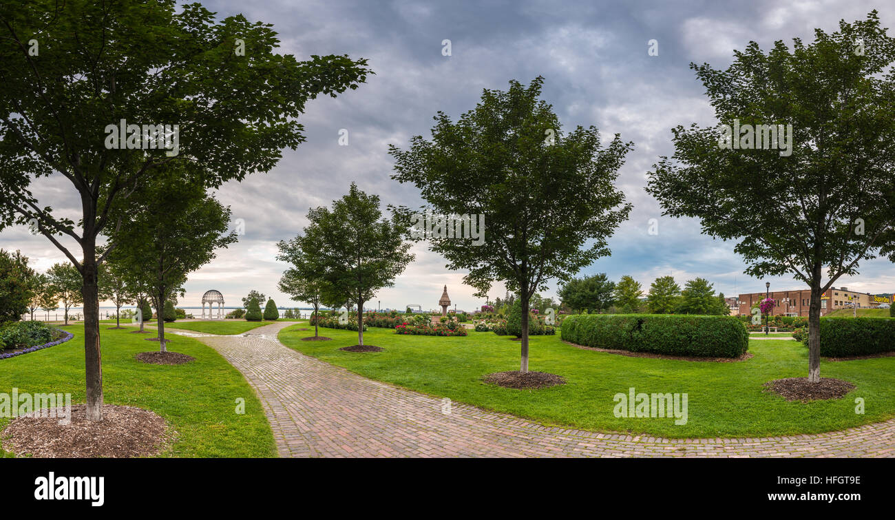 Duluth Minnesota Rose Garden Stock Photo - Alamy