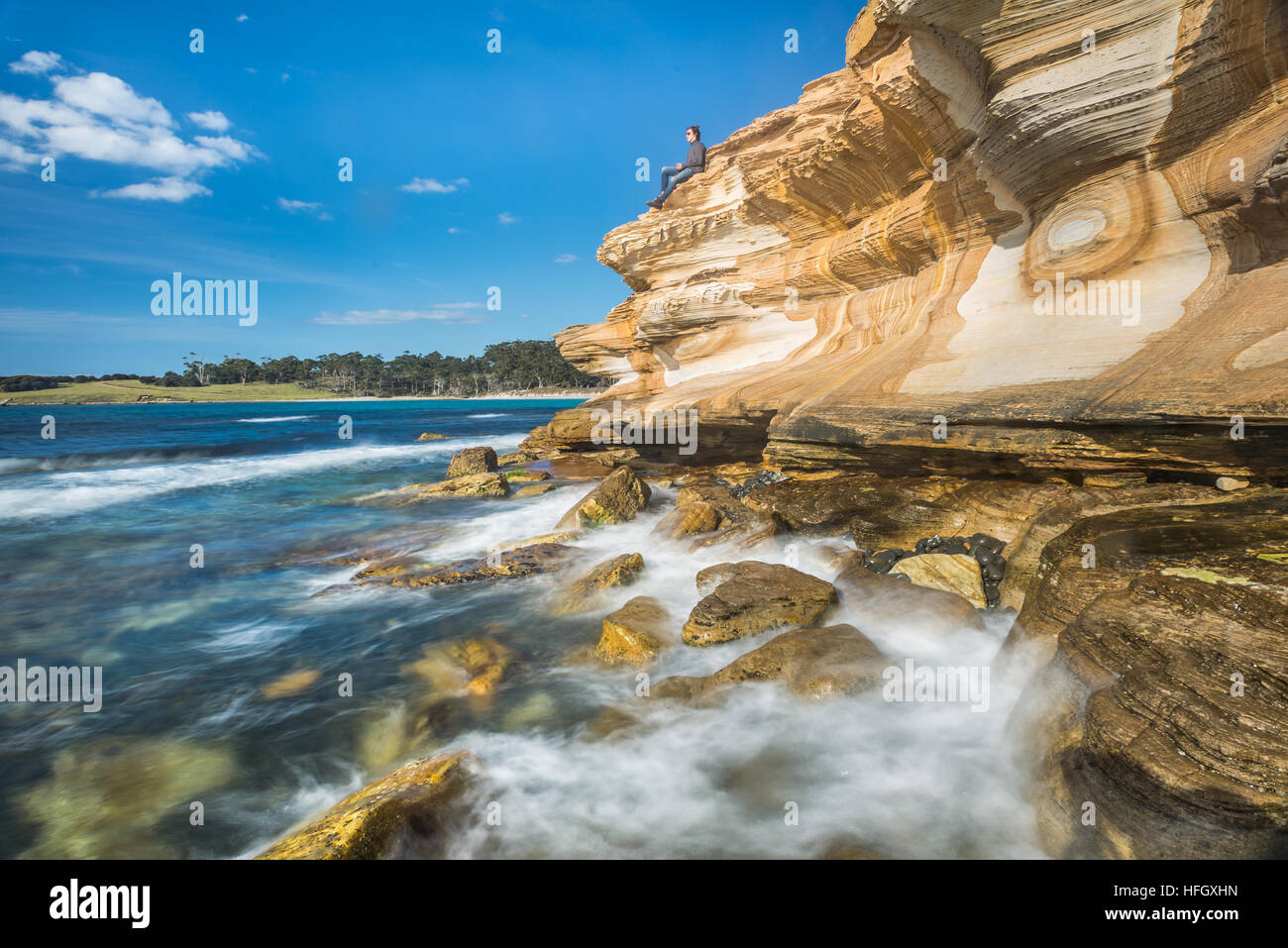 Maria island tasmania painted cliffs hi-res stock photography and ...
