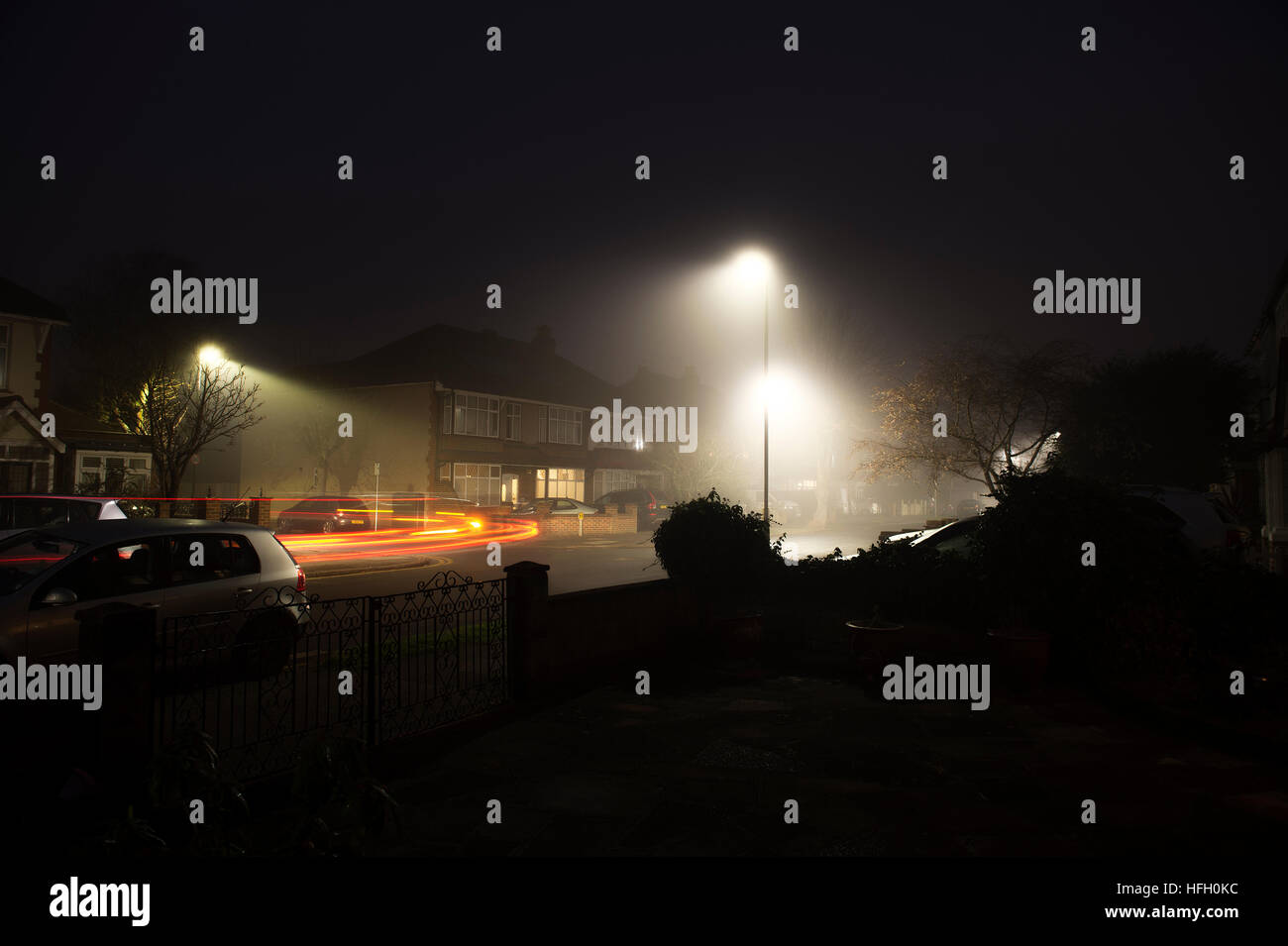 Wimbledon, London, UK. 30th December 2016. Mist and fog all day in SW ...
