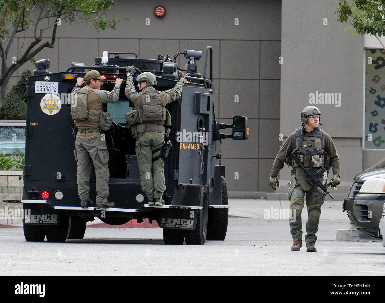 Armed standoff hi-res stock photography and images - Alamy