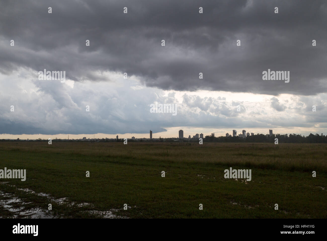 Asuncion, Paraguay. 30th December, 2016. Heavy clouds is seen during ...