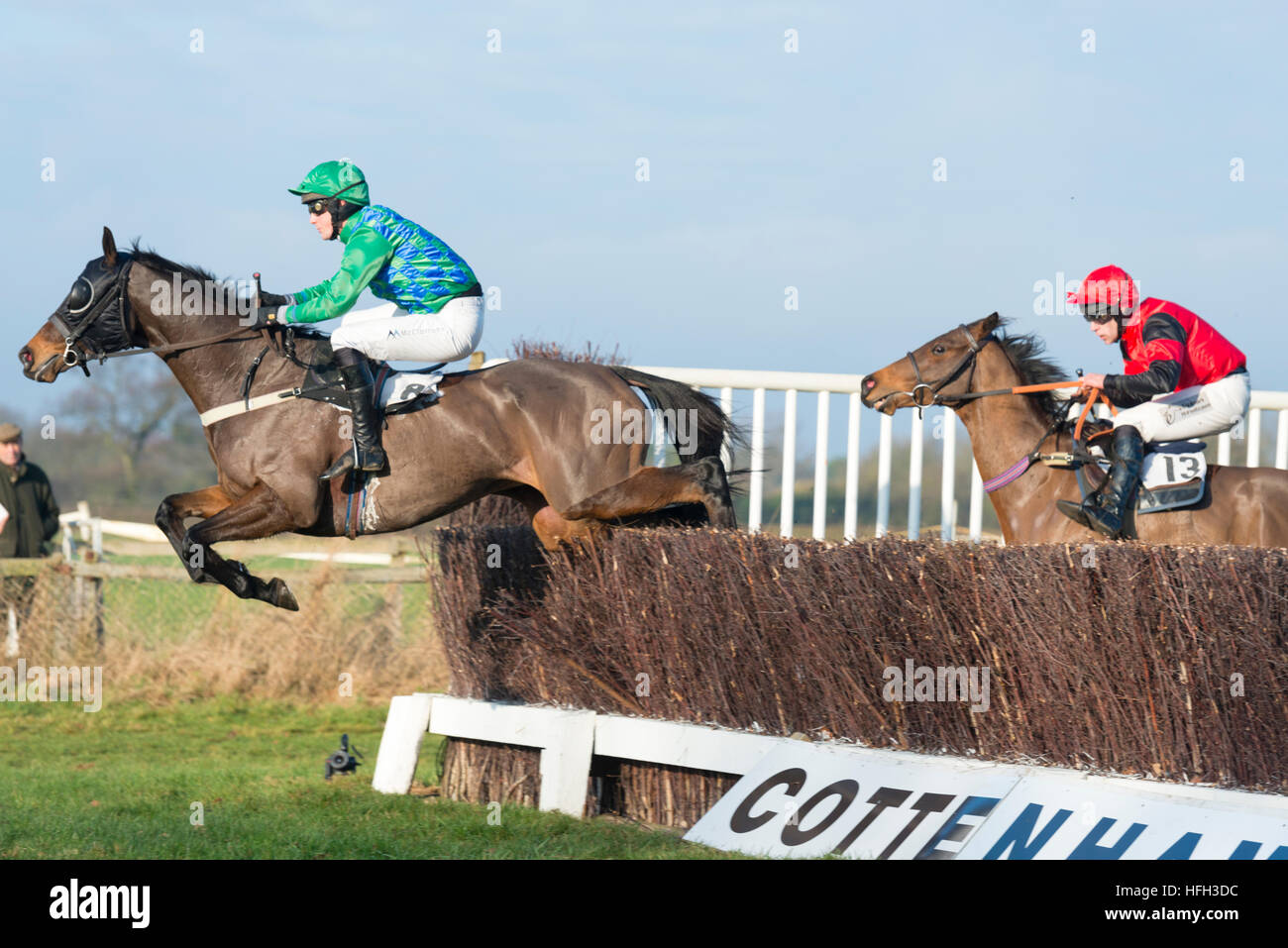 National hunt racing uk hi-res stock photography and images - Alamy