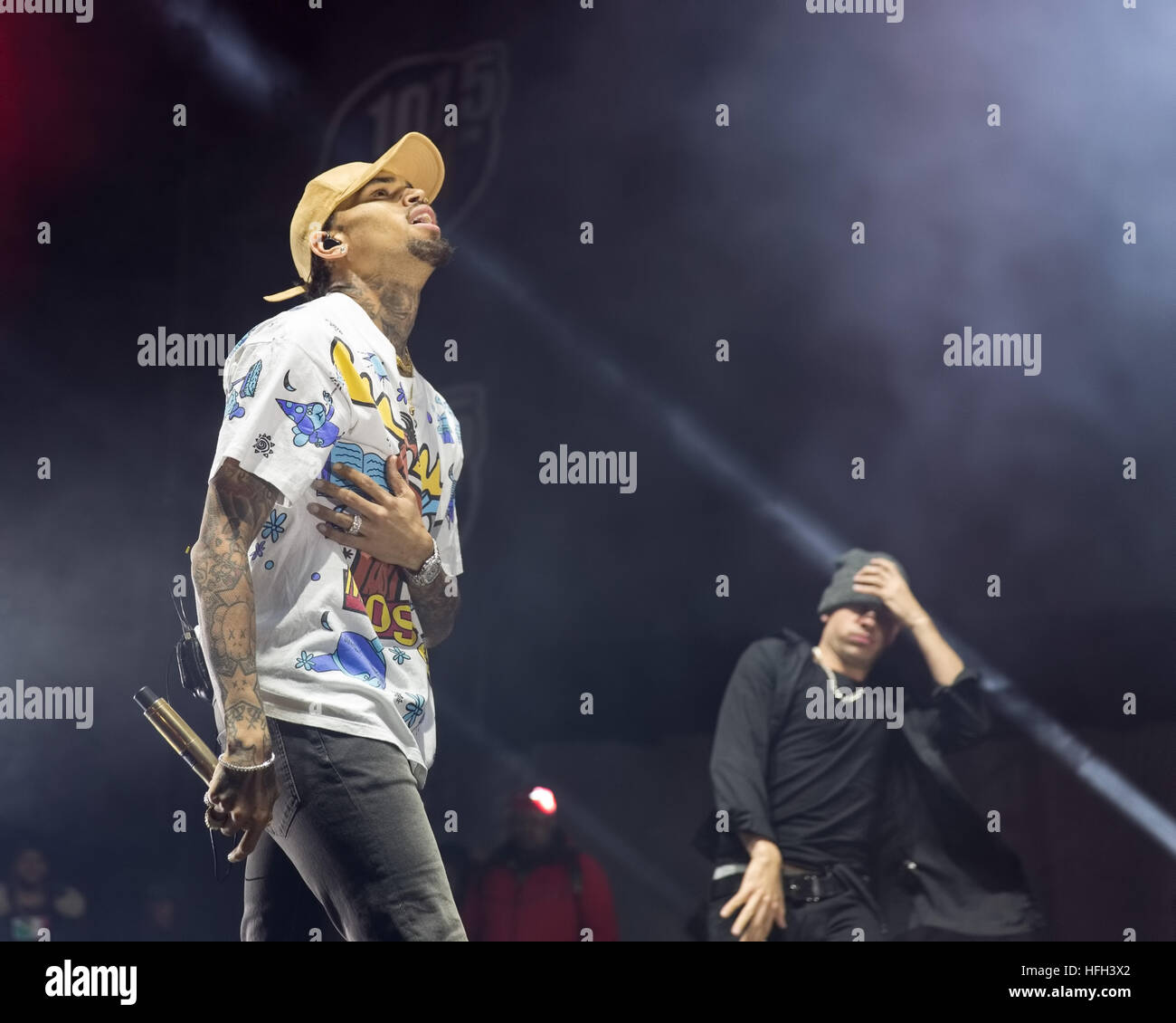 Chicago, Illinois, USA. 30th Dec, 2016. Singer CHRIS BROWN performs ...