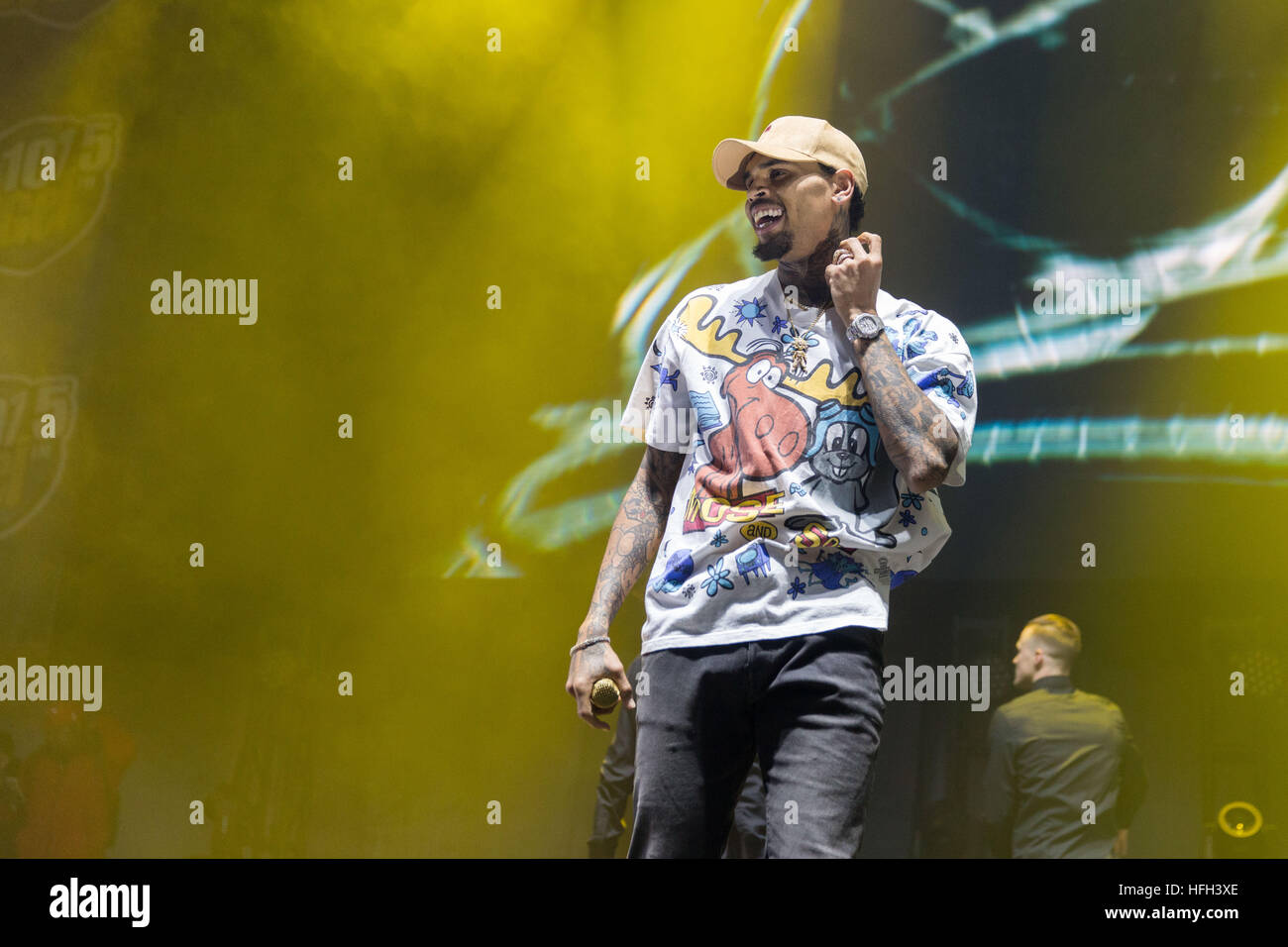 Chicago, Illinois, USA. 30th Dec, 2016. Singer CHRIS BROWN performs ...