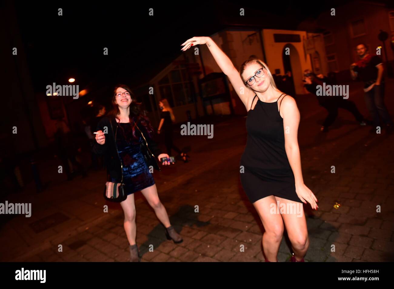 British girls on night out hi-res stock photography and images - Alamy