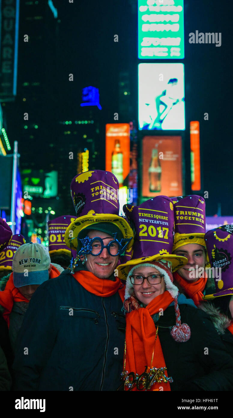 Times square, new year celebration 2016 hi-res stock photography and ...