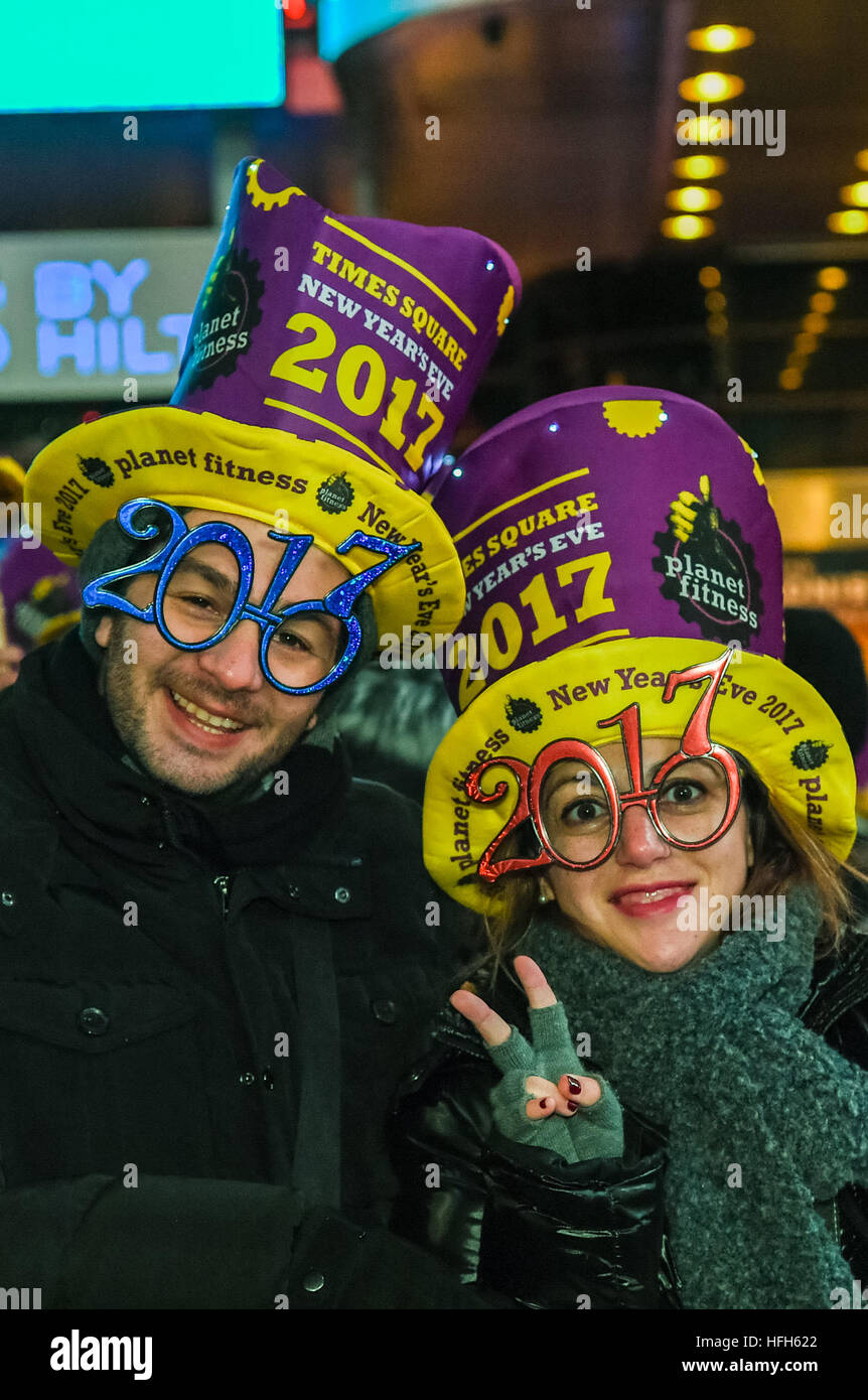 Times square, new year celebration 2016 hi-res stock photography and ...