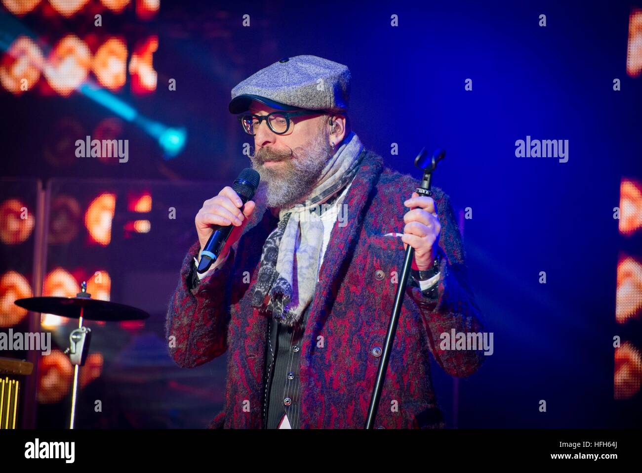 Mario biondi concerto hi-res stock photography and images - Alamy