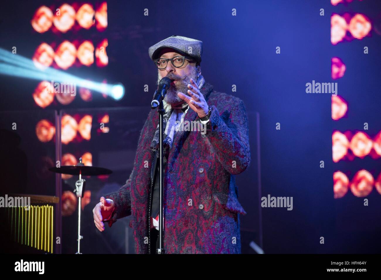 Mario biondi concerto hi-res stock photography and images - Alamy