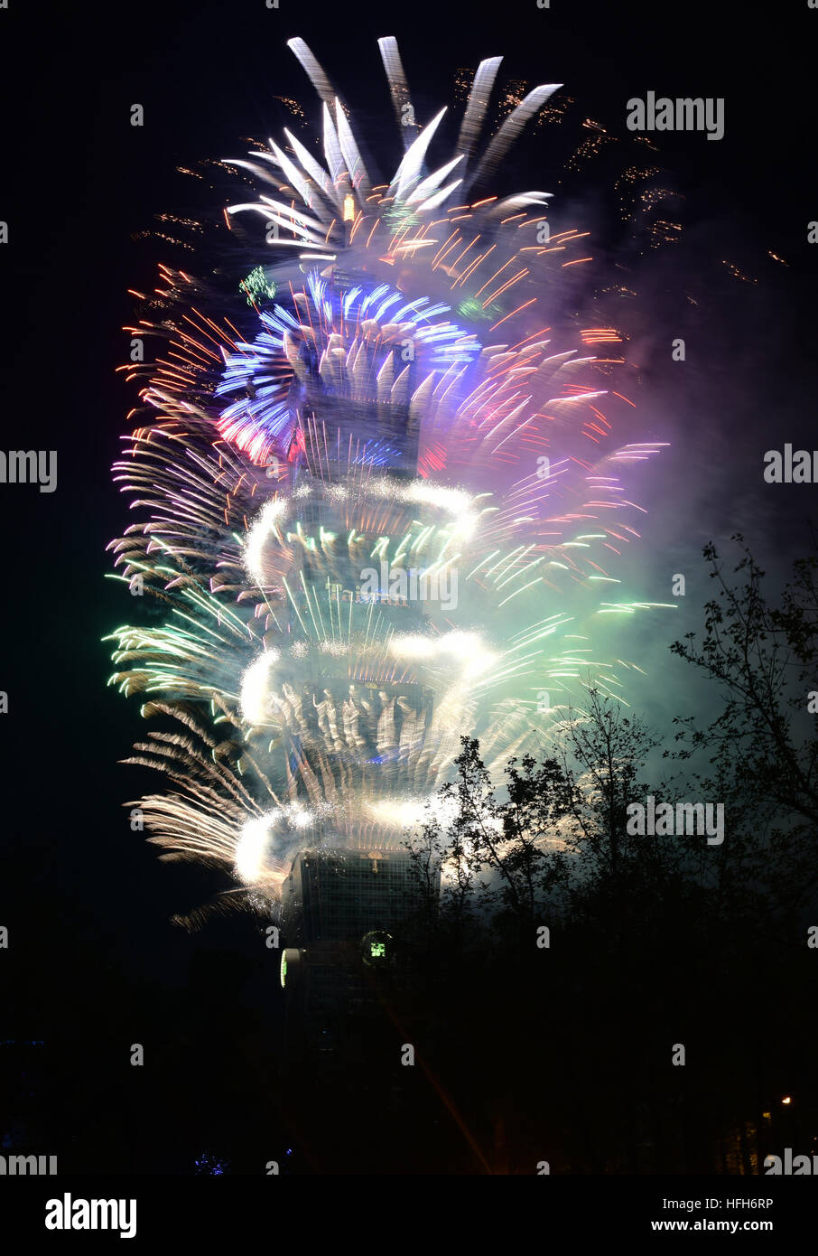Taipei 101 fireworks hi-res stock photography and images - Alamy