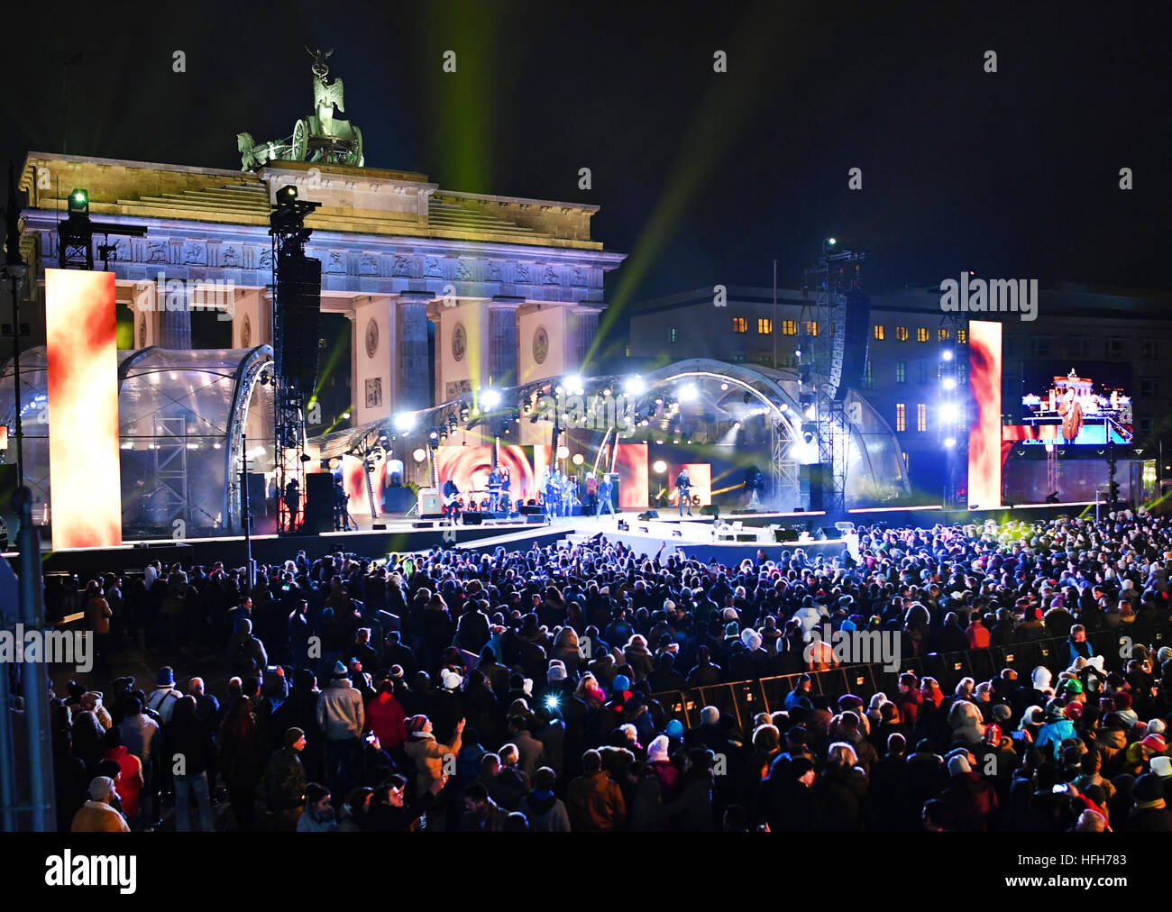 Brandenbrg gate hi-res stock photography and images - Alamy