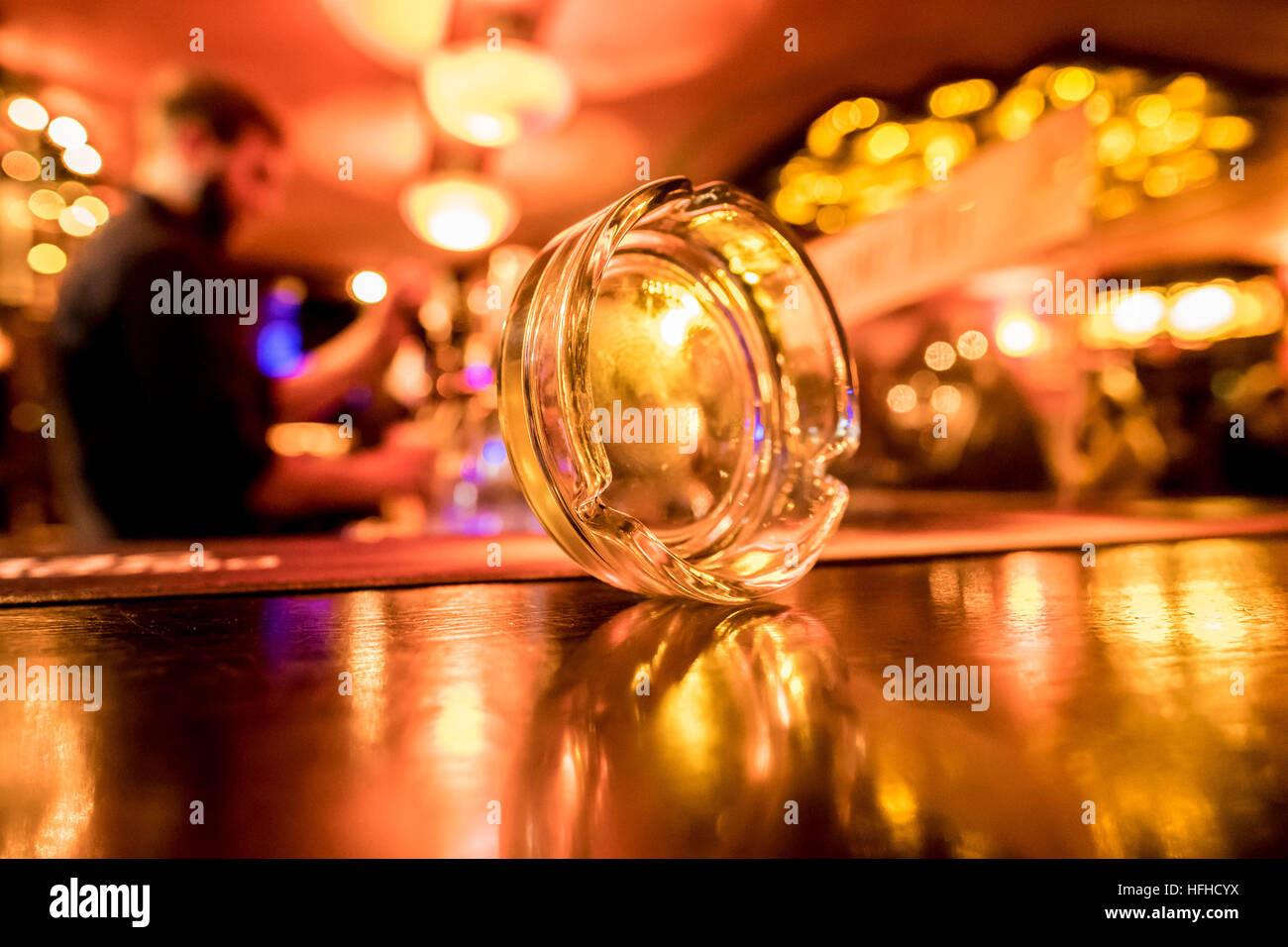 Hanover, Germany. 28th Dec, 2016. ILLUSTRATION - An empty ash tray can ...