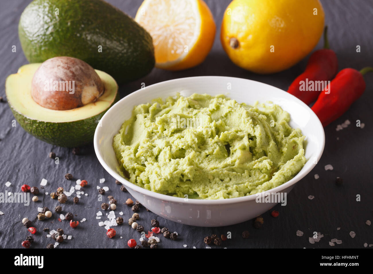 Guacamole and salsa sauce hi-res stock photography and images - Alamy